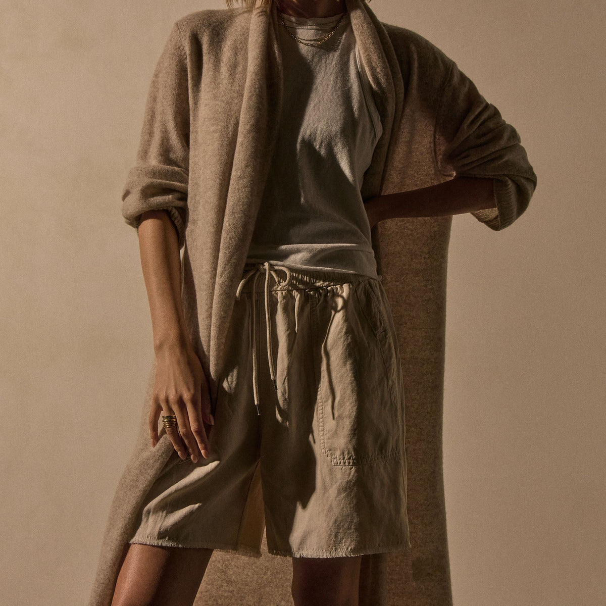 Lightweight Utility Short - Alabaster Pigment | James Perse Los Angeles